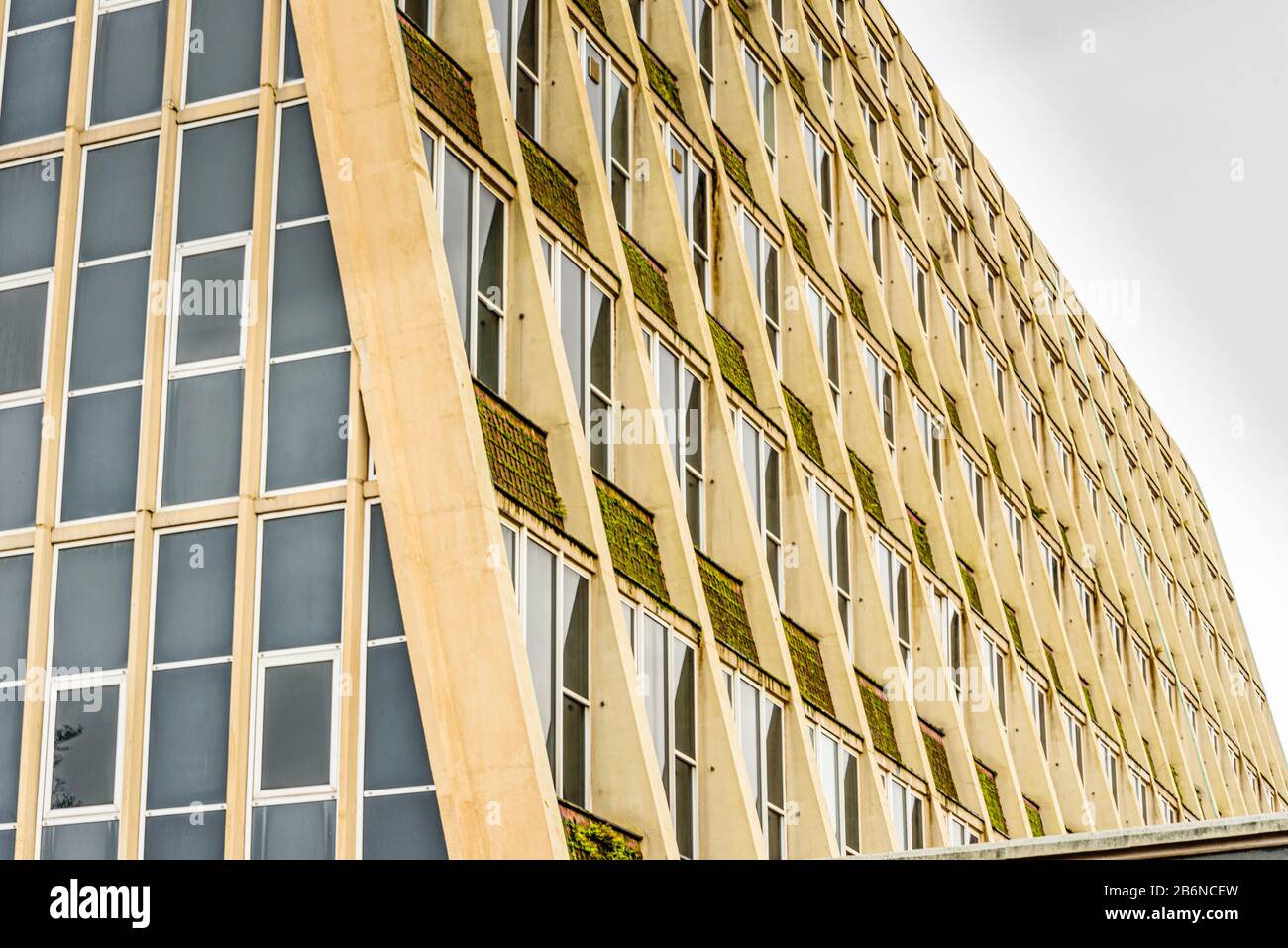 The University of Manchester's Hollings Building, aka The Toast Rack ...