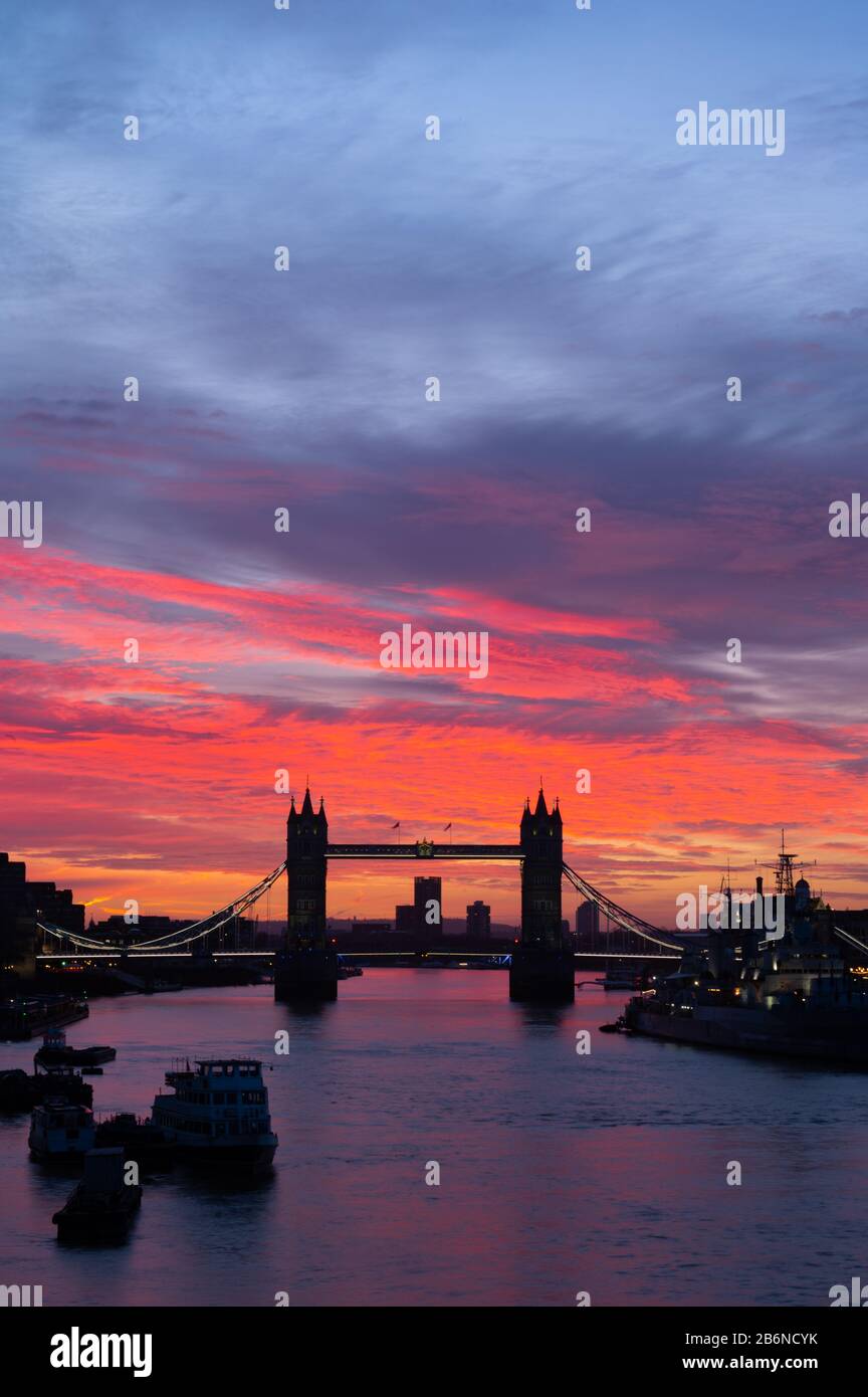 Sunrise over Tower Bridge, London, England Stock Photo - Alamy