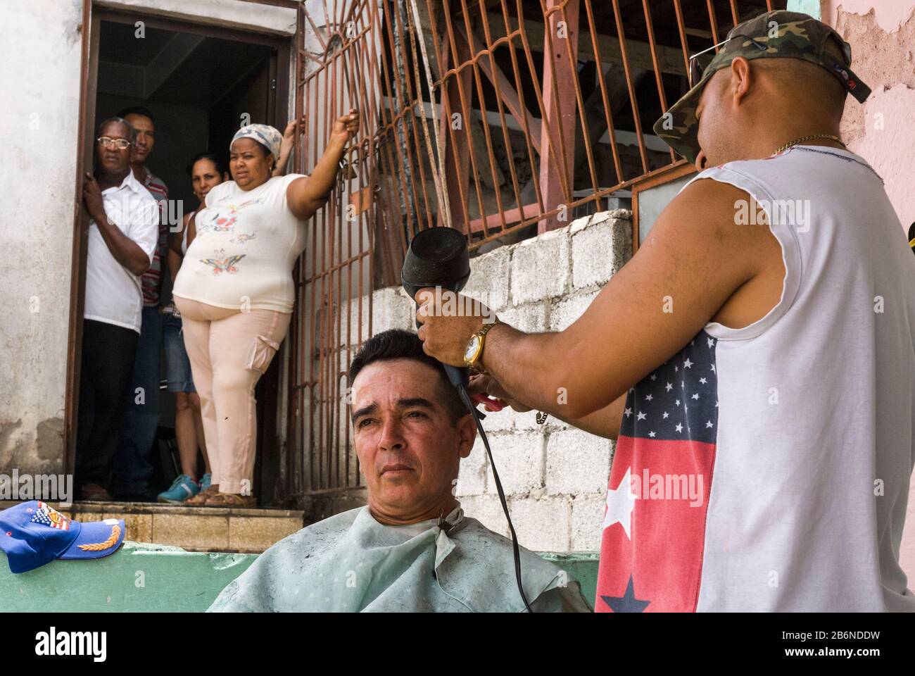 Salon outdoors hi-res stock photography and images - Alamy