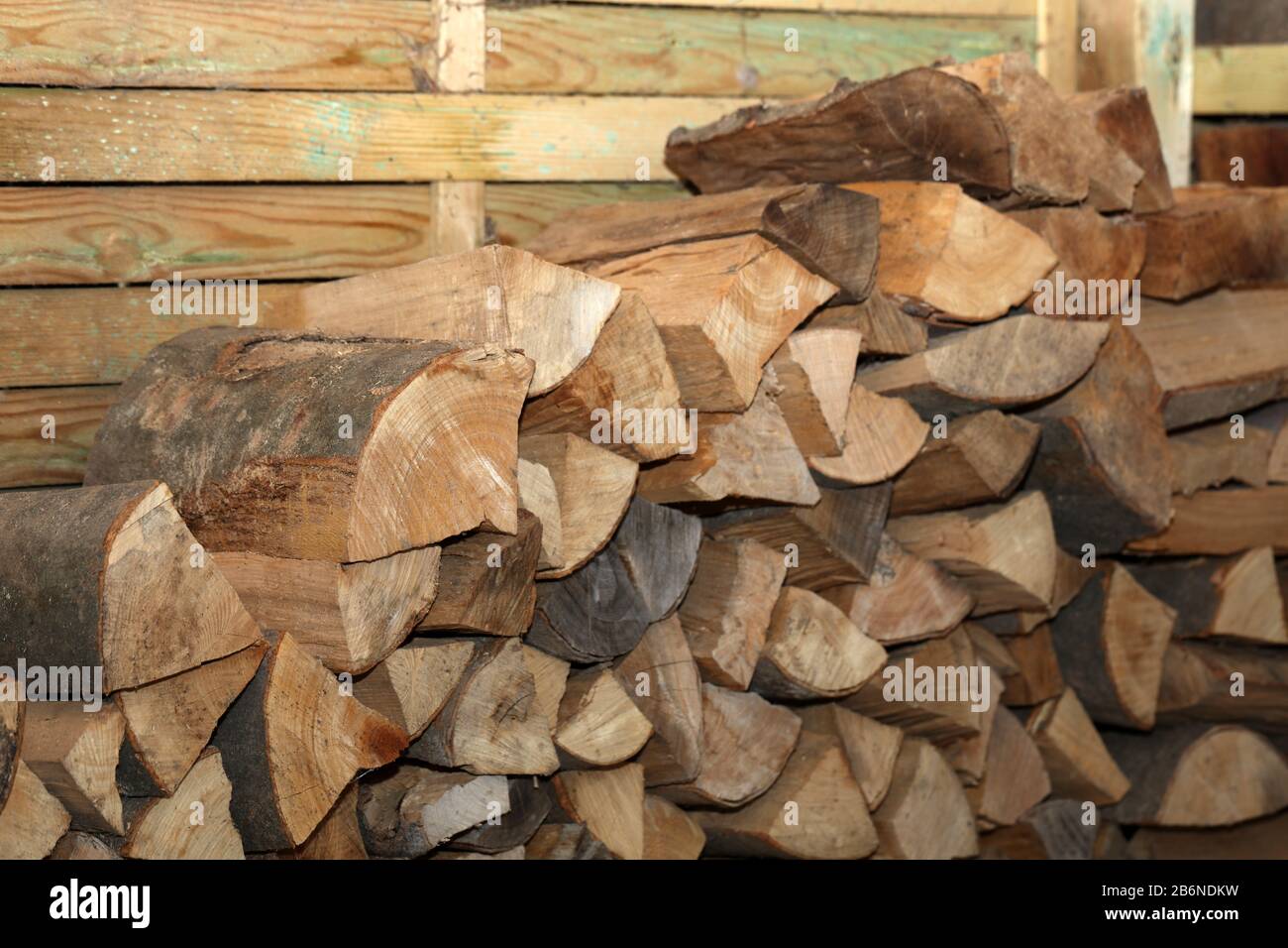Firewood Wood timber Stock Photo - Alamy