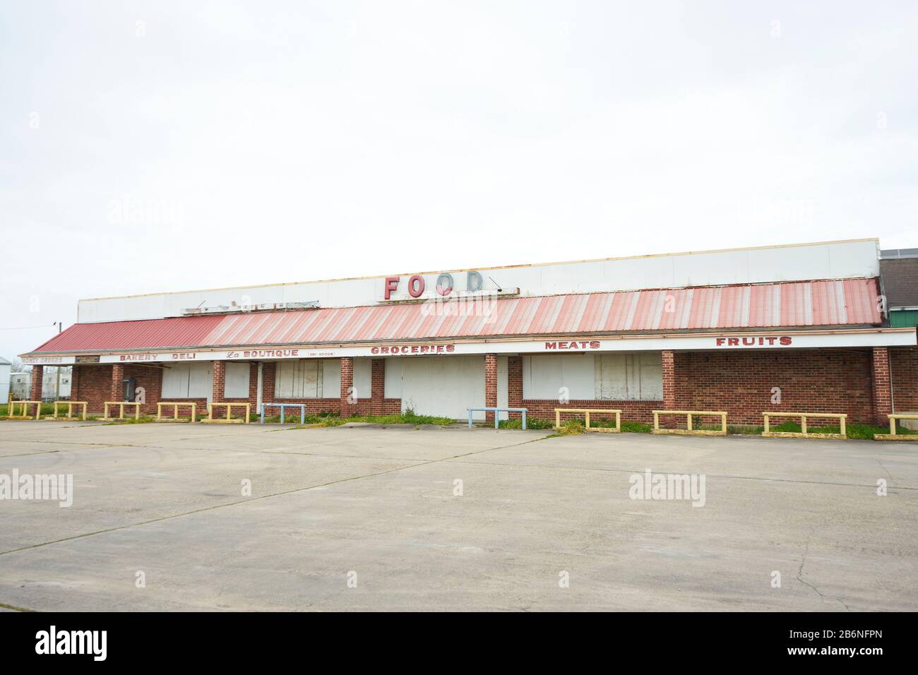 Small town grocery store louisiana hi-res stock photography and images ...