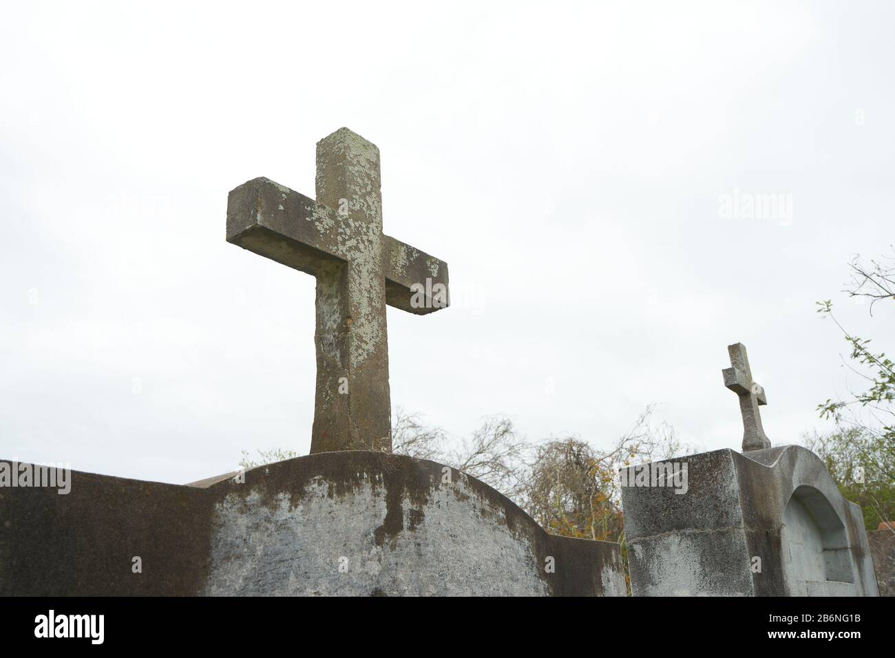 Crosses on top of crypts, southern Louisiana Stock Photo - Alamy