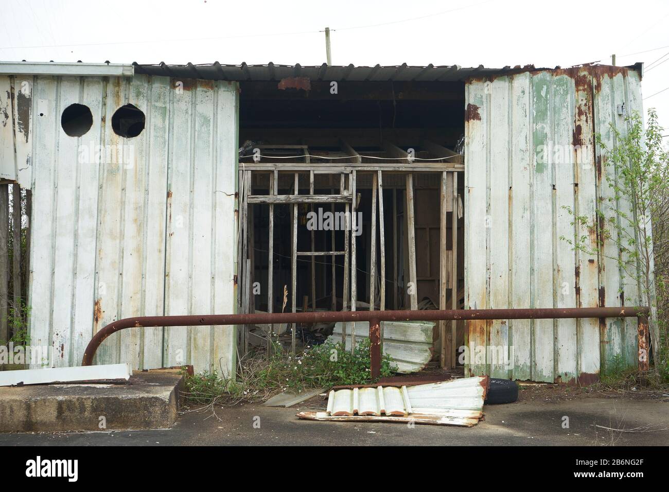 Battered building hi-res stock photography and images - Alamy