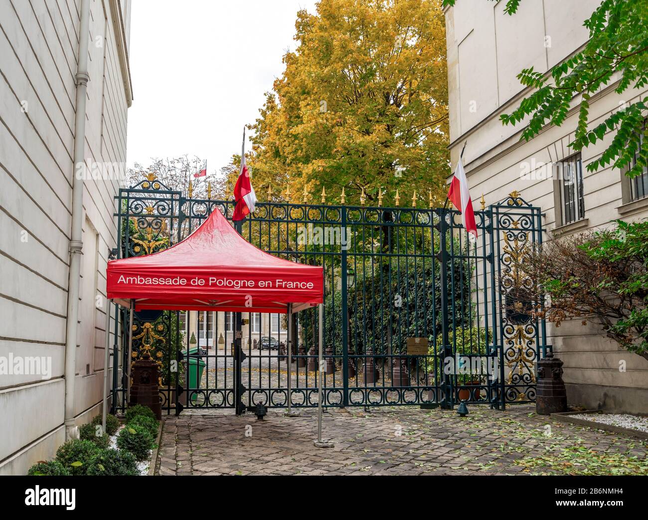 Residency gate hi-res stock photography and images - Alamy