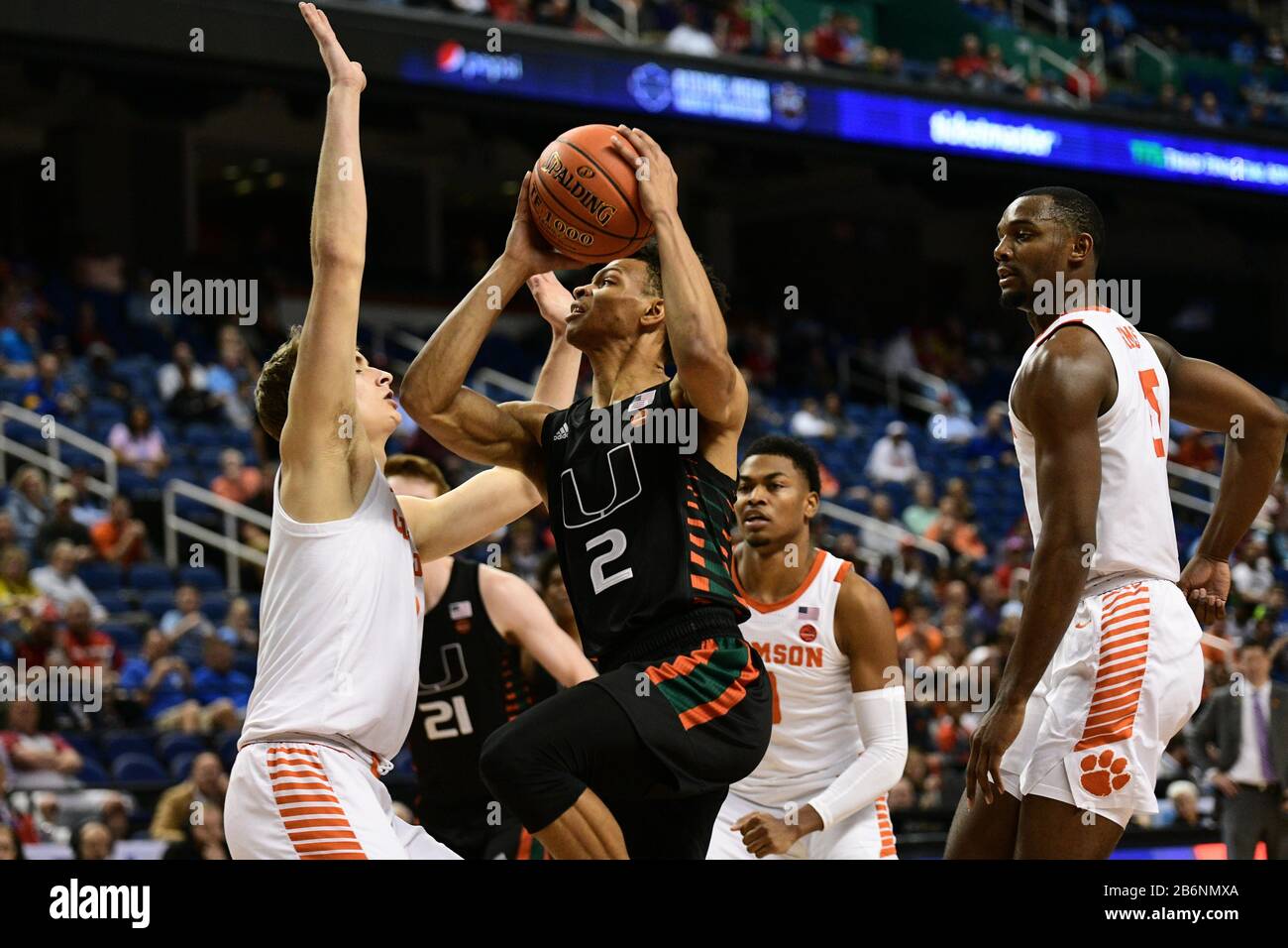 Isaiah howard hi-res stock photography and images - Alamy