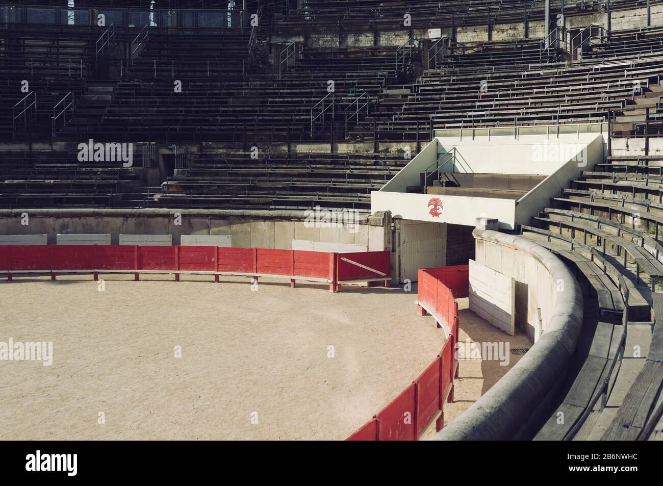 Arenes nimes hi-res stock photography and images - Alamy