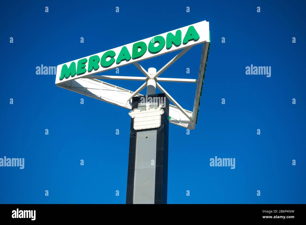 Mercadona logo hi-res stock photography and images - Alamy