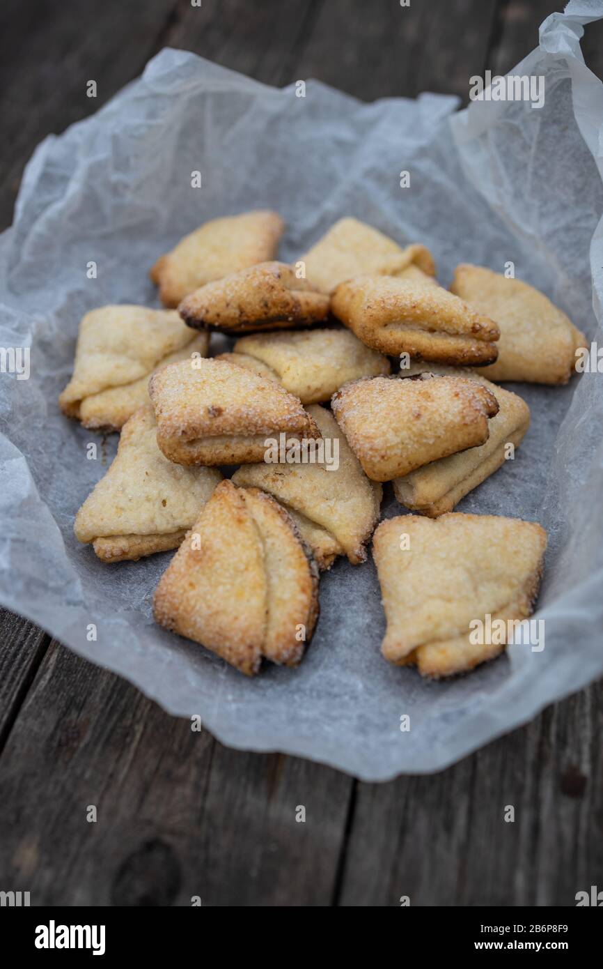 Shortbread triangle shaped hi-res stock photography and images - Alamy