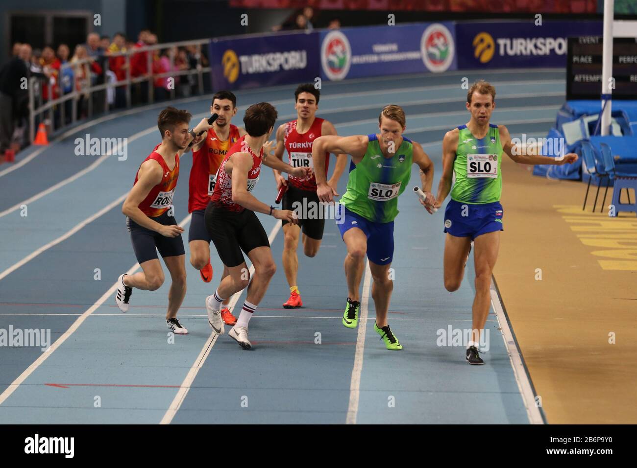 Man running relay race hi-res stock photography and images - Alamy