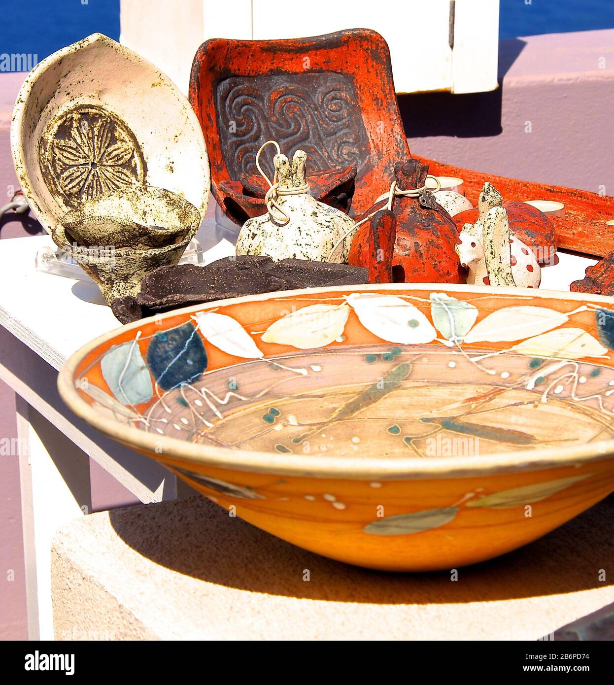 Ceramic pottery, bowls and containers Stock Photo - Alamy