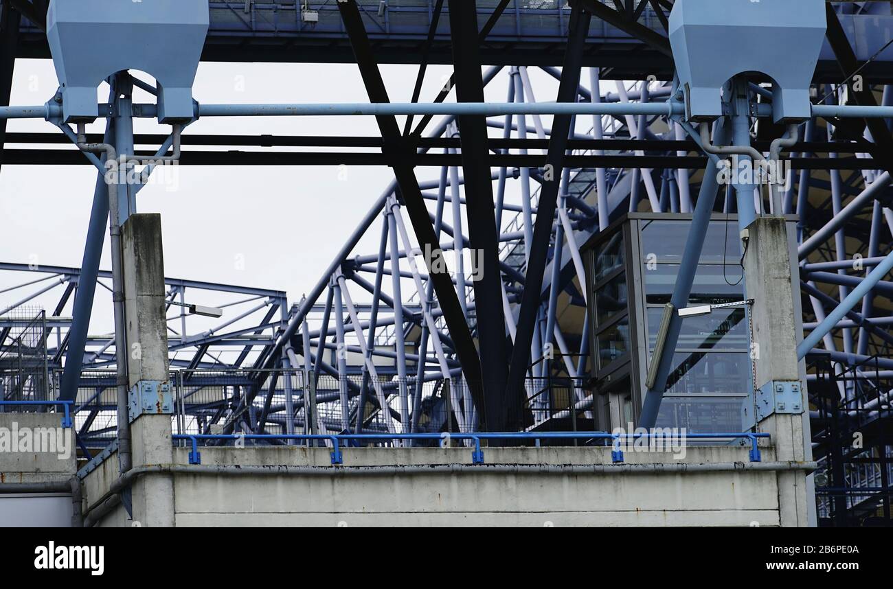 Steel roof hi-res stock photography and images - Alamy