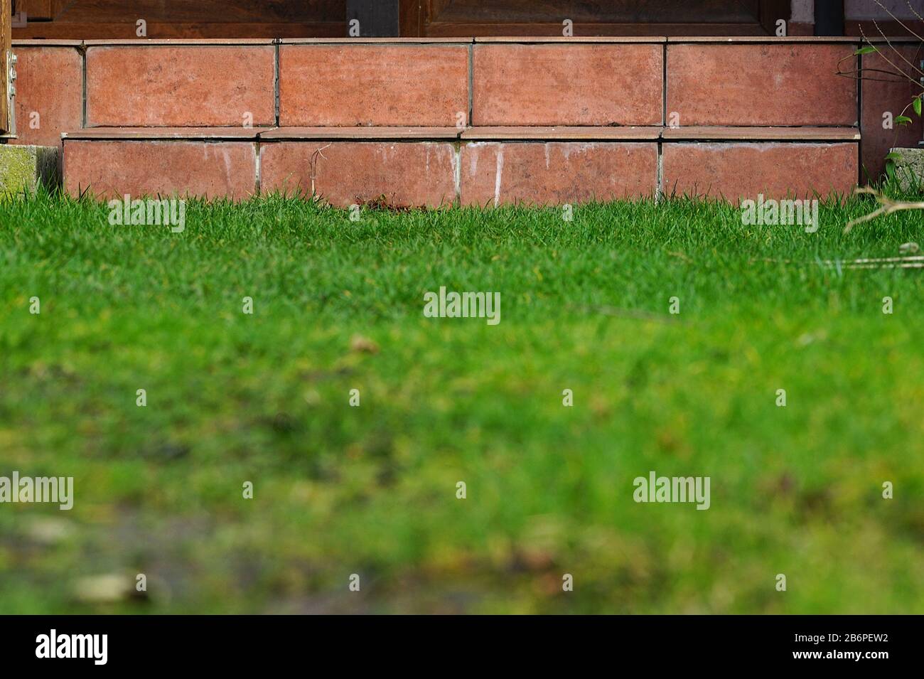 Grass lawn brick pattern hi-res stock photography and images - Alamy