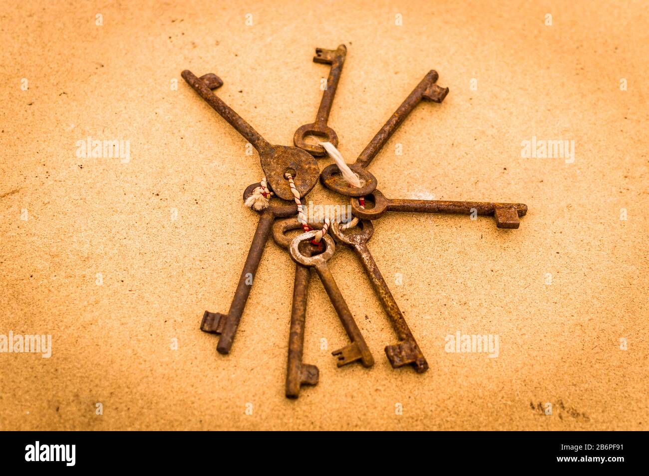 Old key ring hi-res stock photography and images - Alamy