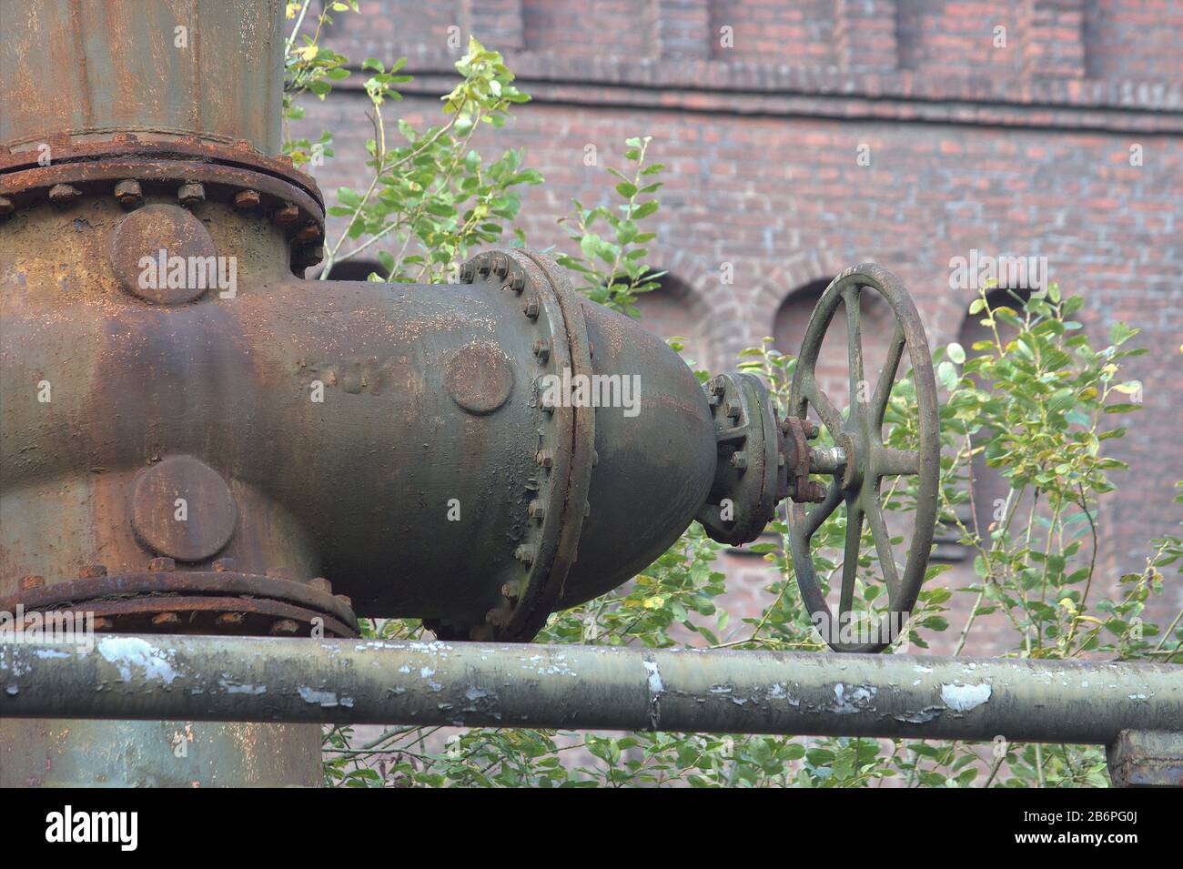 Large steel industrial shut off valve hi-res stock photography and ...