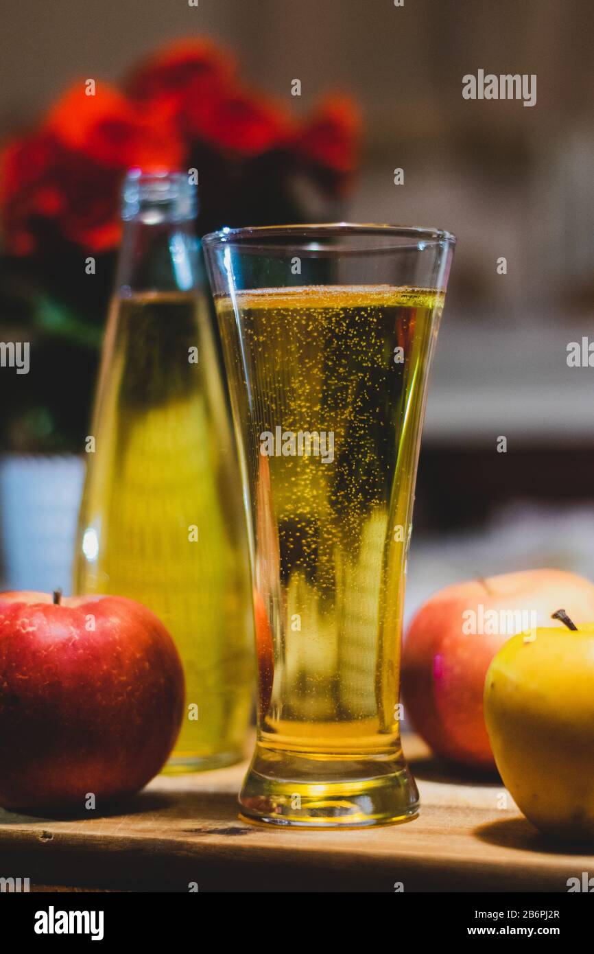 Fresh made beer hi-res stock photography and images - Alamy