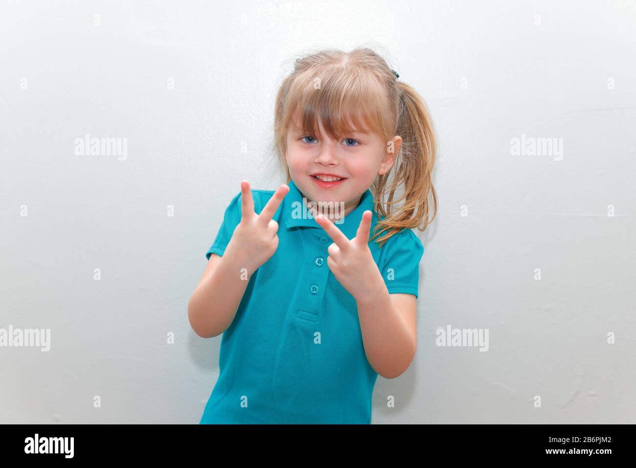 Cheeky 4 year old hi-res stock photography and images - Alamy