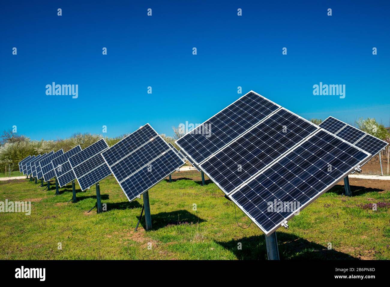 Solar tracker hi-res stock photography and images - Alamy