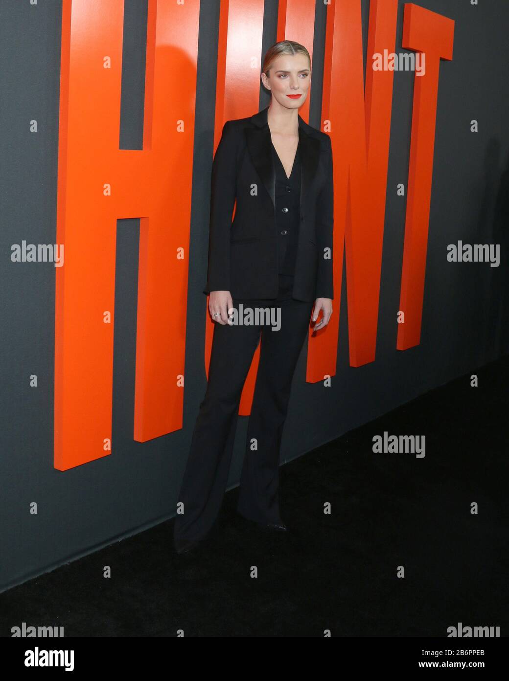 Betty gilpin hunt hi-res stock photography and images - Alamy