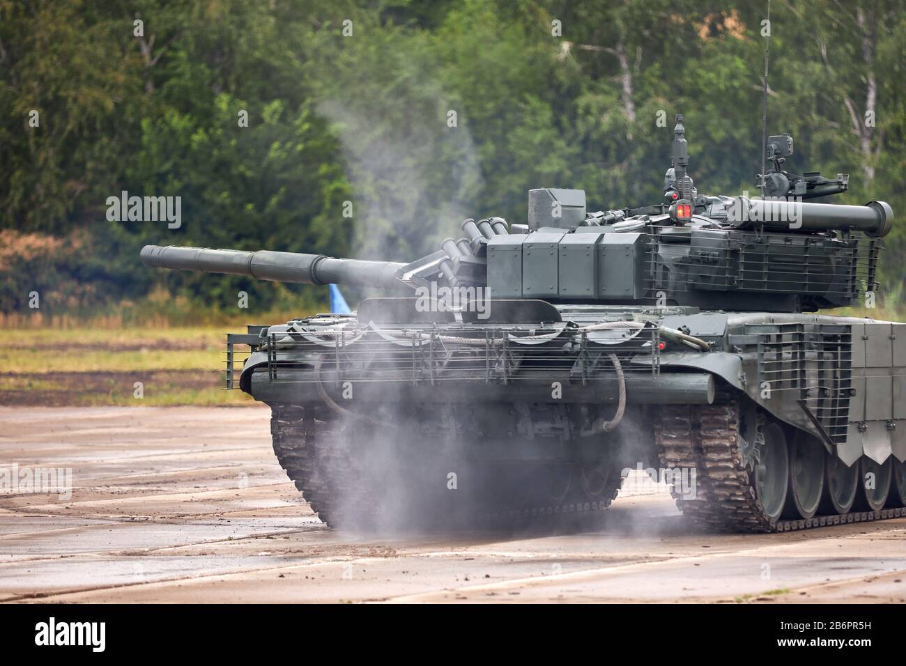 T 72b3 main battle tank hi-res stock photography and images - Alamy