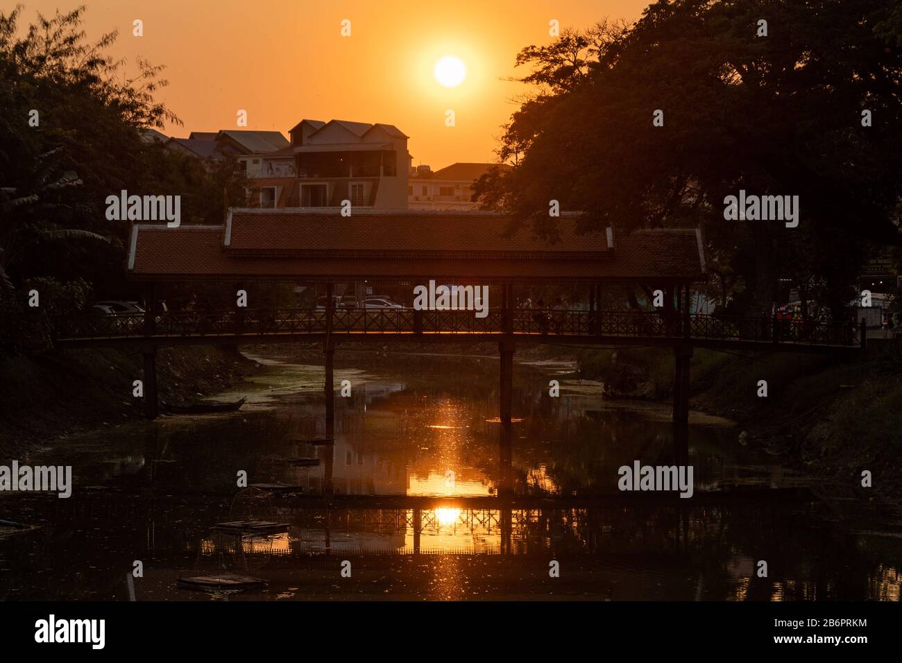 Old Market Bridge in Siem Reap, Cambodia Stock Photo - Alamy