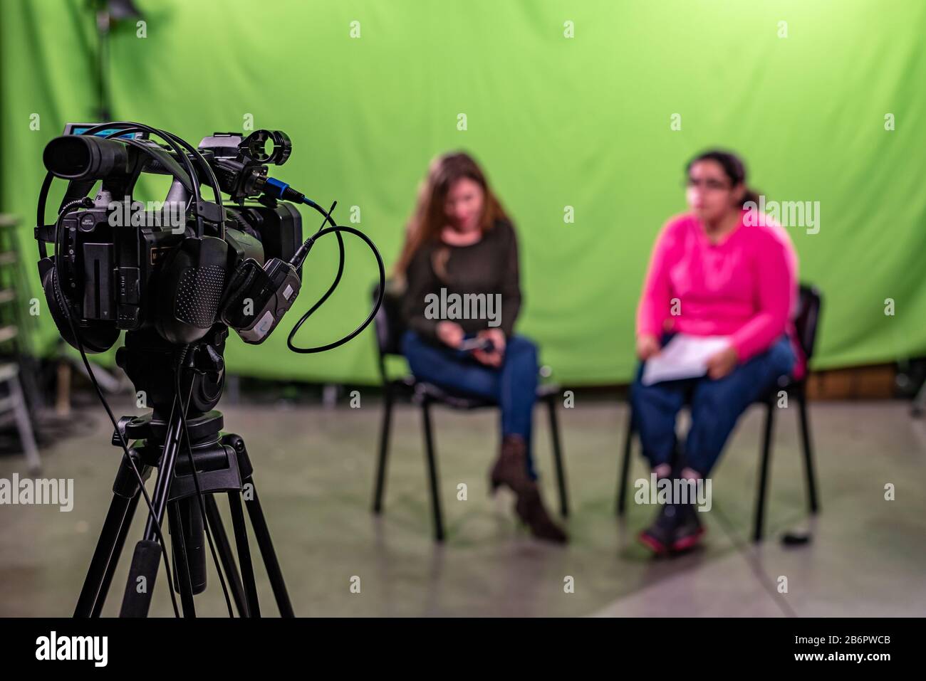 Green chroma hi-res stock photography and images - Alamy