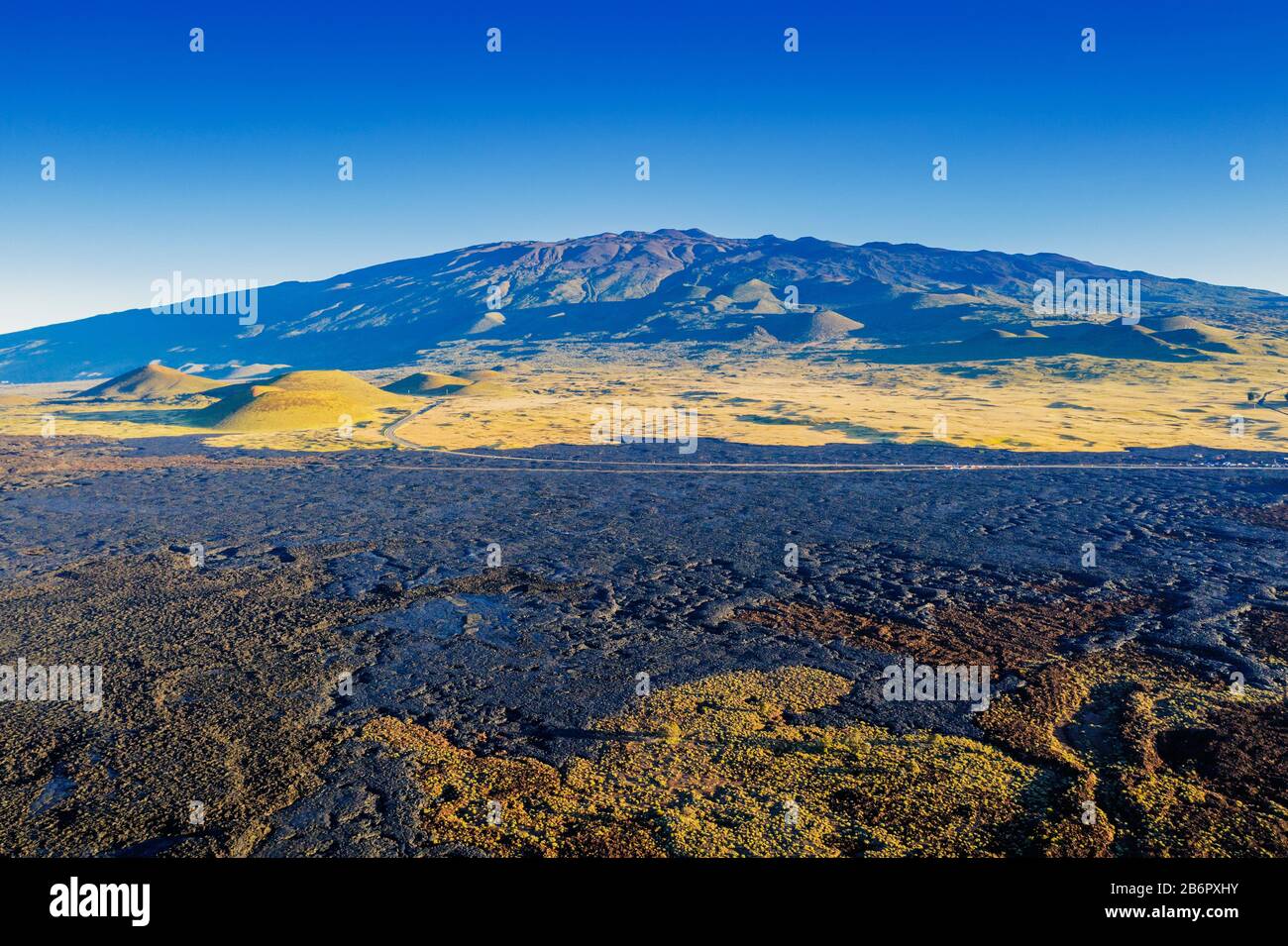 Volcano drone hawaii hi-res stock photography and images - Alamy