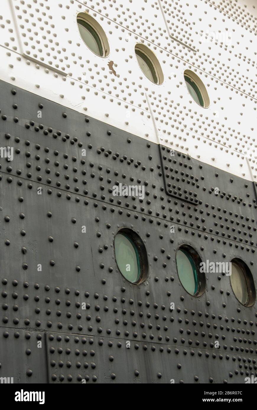 Rivets ship hi-res stock photography and images - Alamy