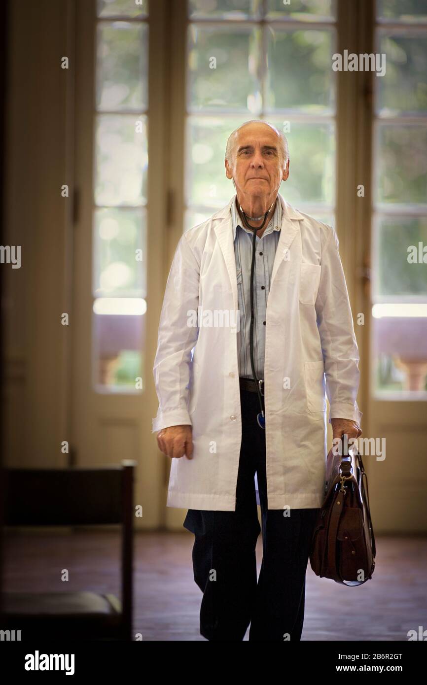 Old days doctor hi-res stock photography and images - Alamy
