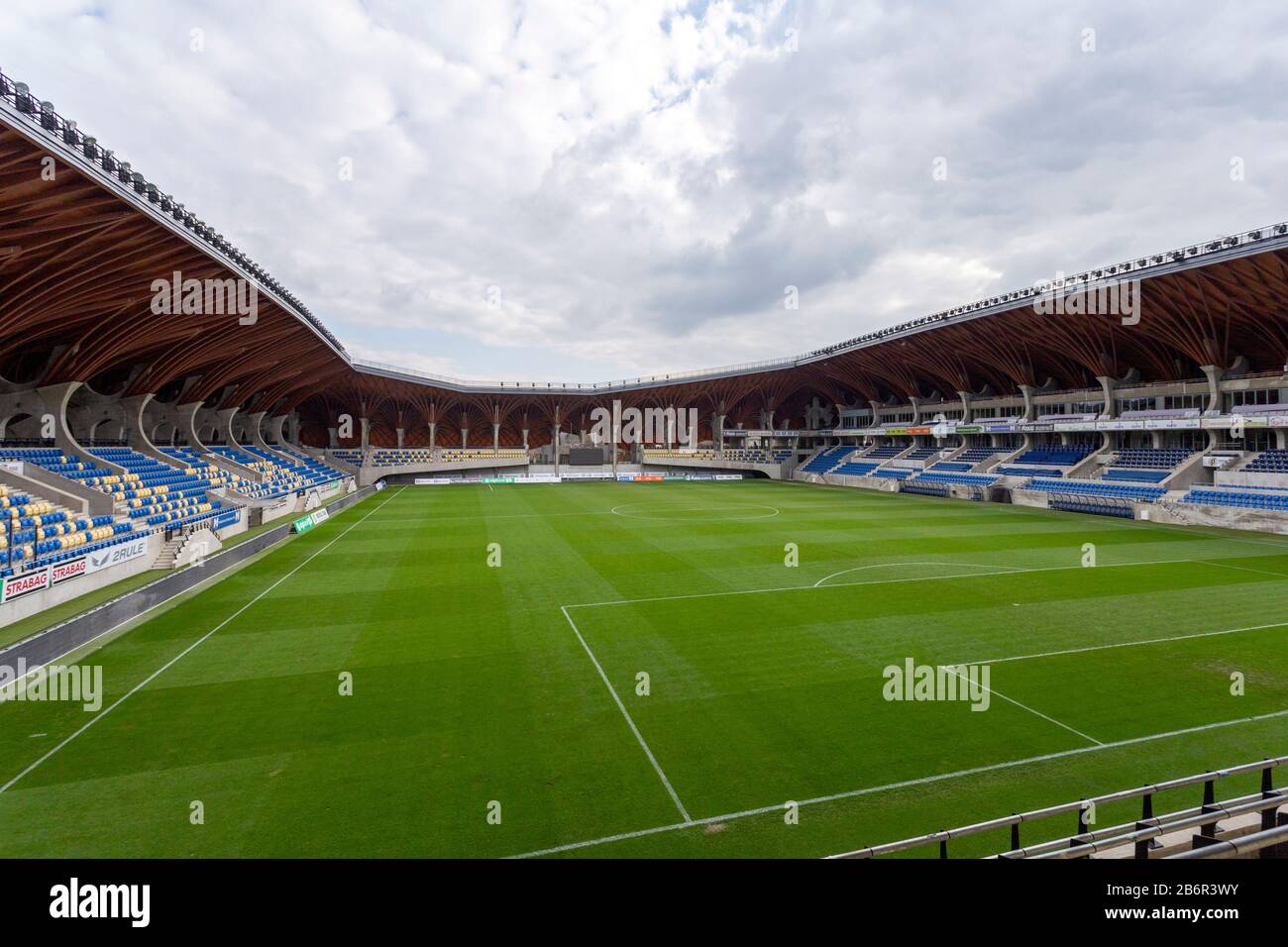 Puskas arena football stadium hi-res stock photography and images - Alamy
