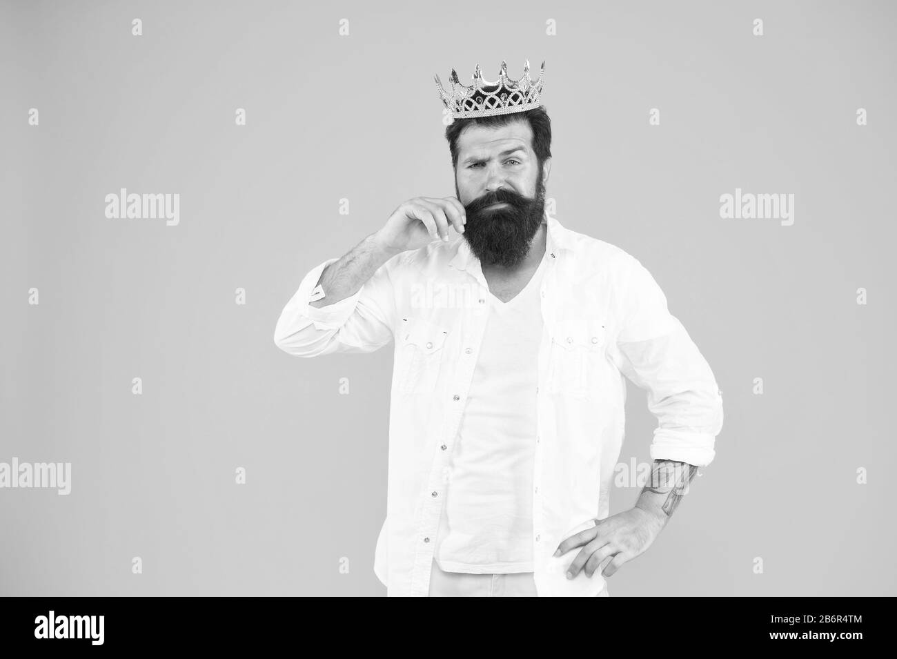 Superiority complex. Narcissistic person. Love yourself. King crown ...