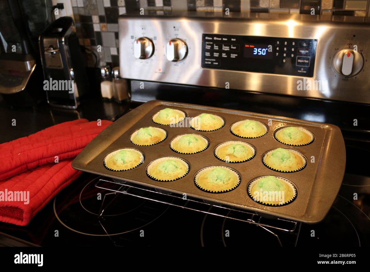 Cooling racks hi-res stock photography and images - Alamy