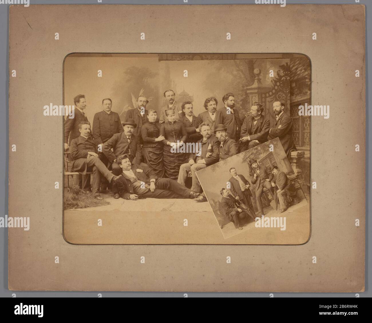 Groepsportret met ingezet portret van vier van hen Groepsportret met ...