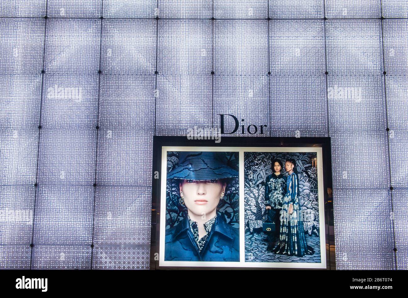Dior shop window display hi-res stock photography and images - Alamy
