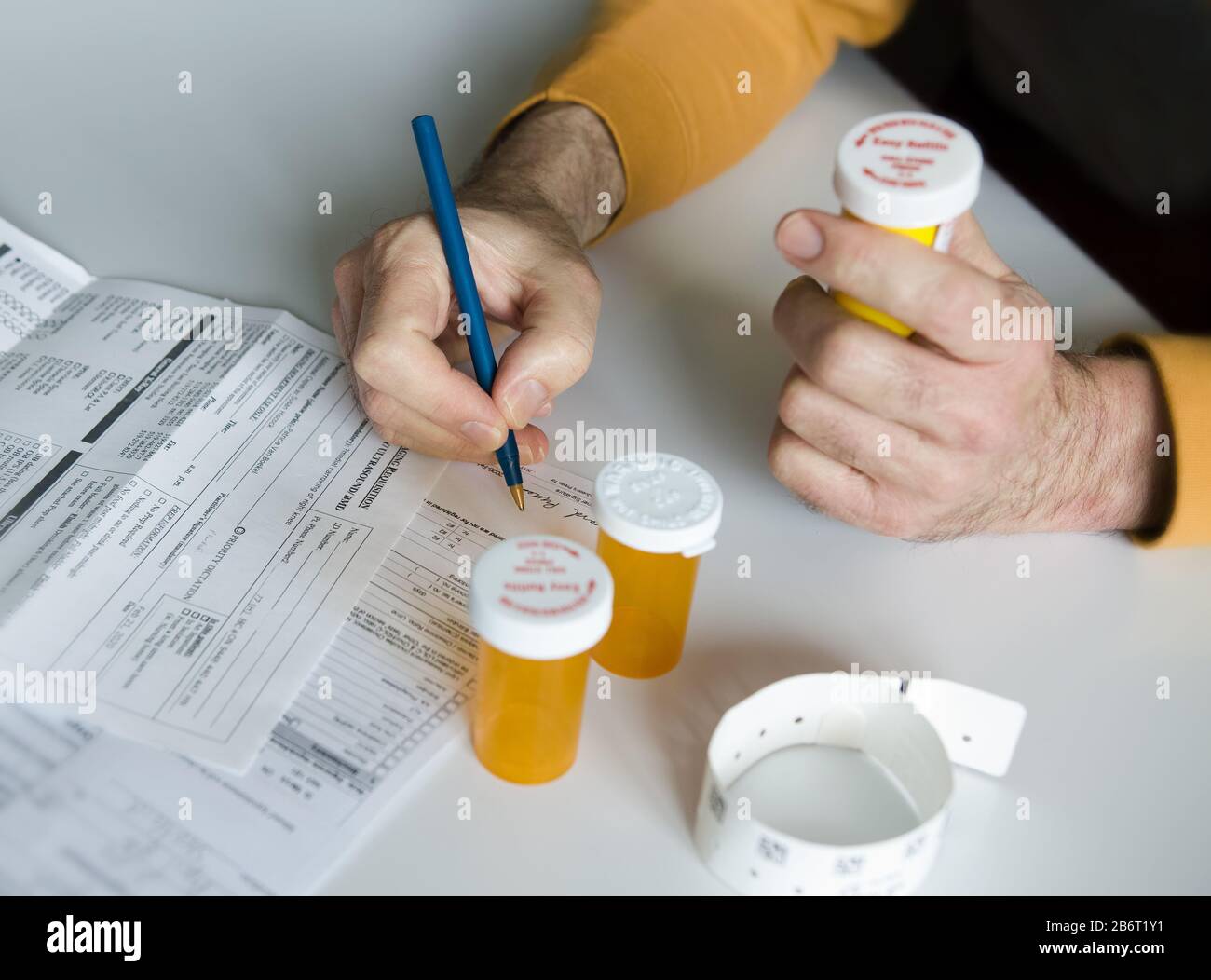 Pill containers hi-res stock photography and images - Alamy