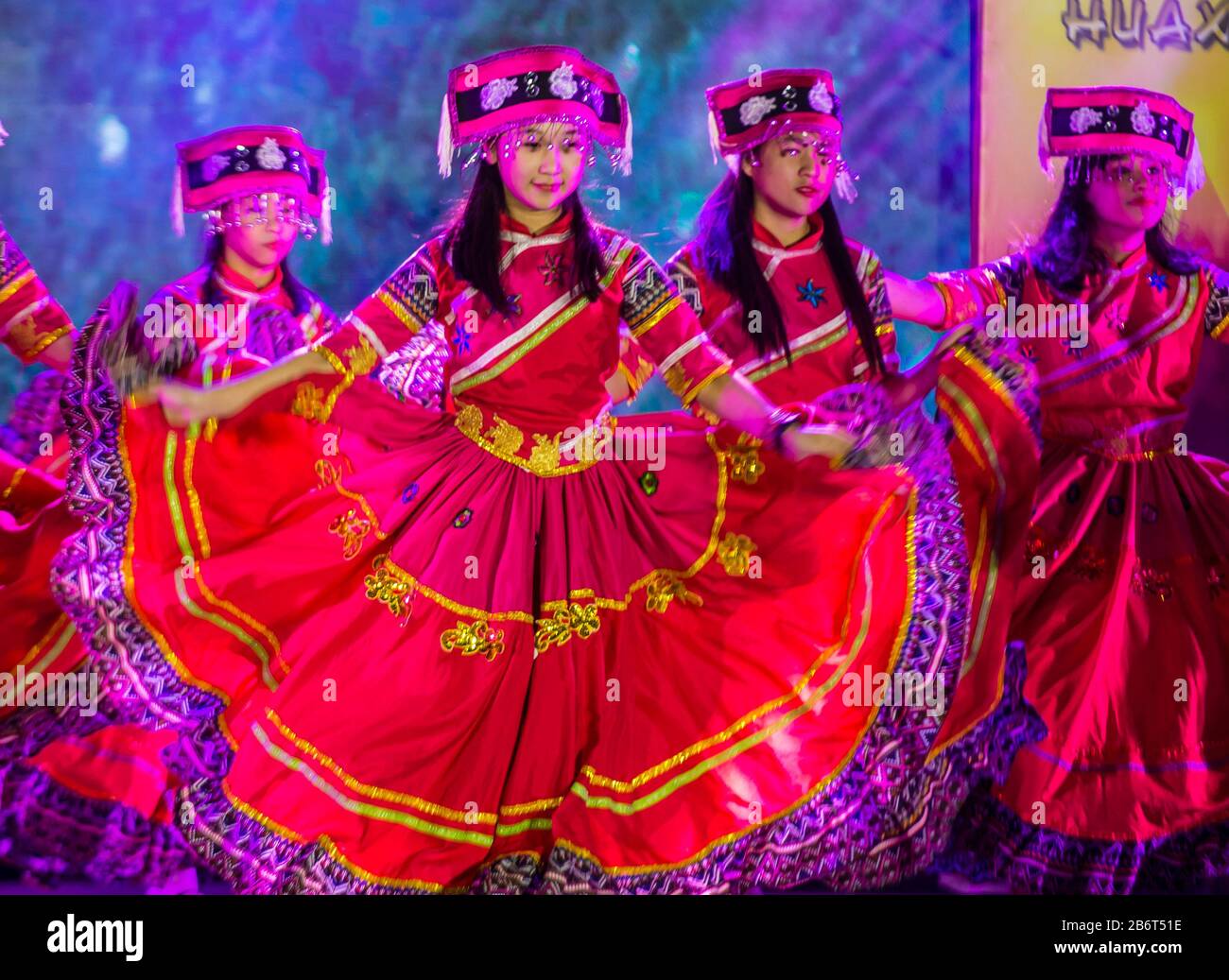 Chinese folk dance in Chinatown Manila the Philippines Stock Photo - Alamy