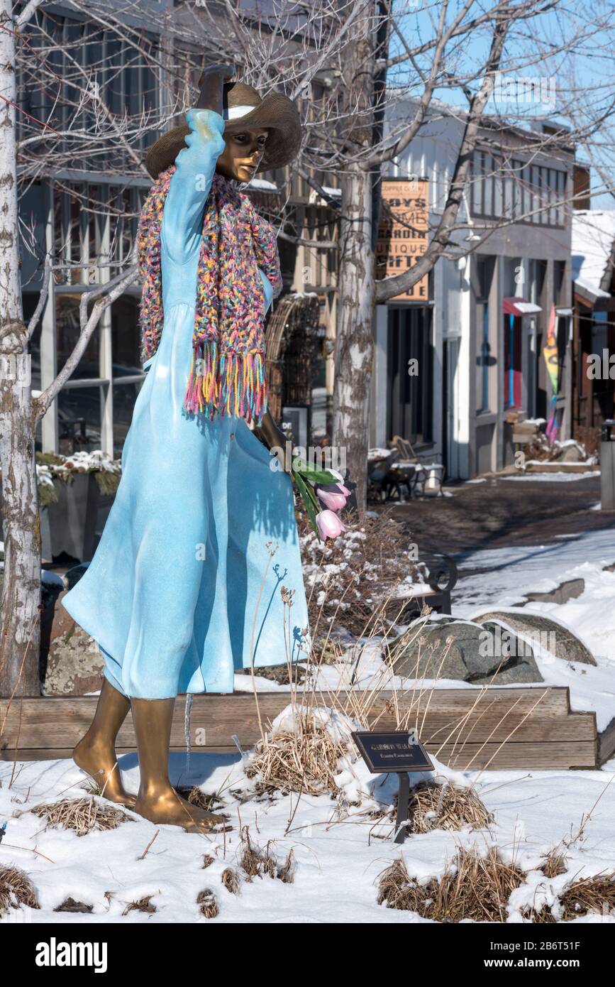 Bronze sculpture with scarf in downtown Joseph, Oregon Stock Photo - Alamy
