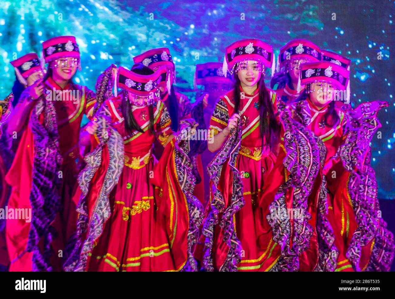 Chinese folk dance in Chinatown Manila the Philippines Stock Photo - Alamy