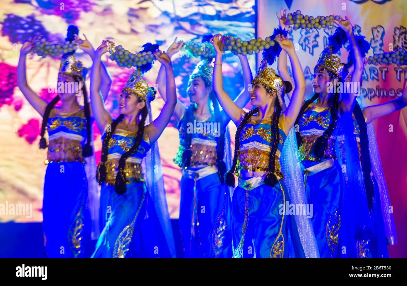 Chinese folk dance in Chinatown Manila the Philippines Stock Photo - Alamy