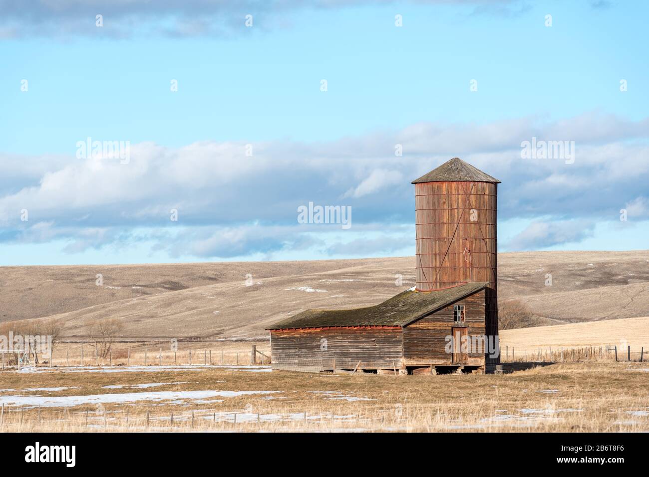 Old grain silo hi-res stock photography and images - Alamy