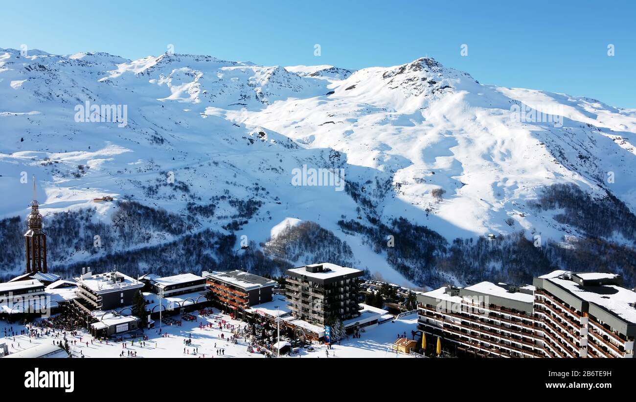 Les menuires architecture hi-res stock photography and images - Alamy