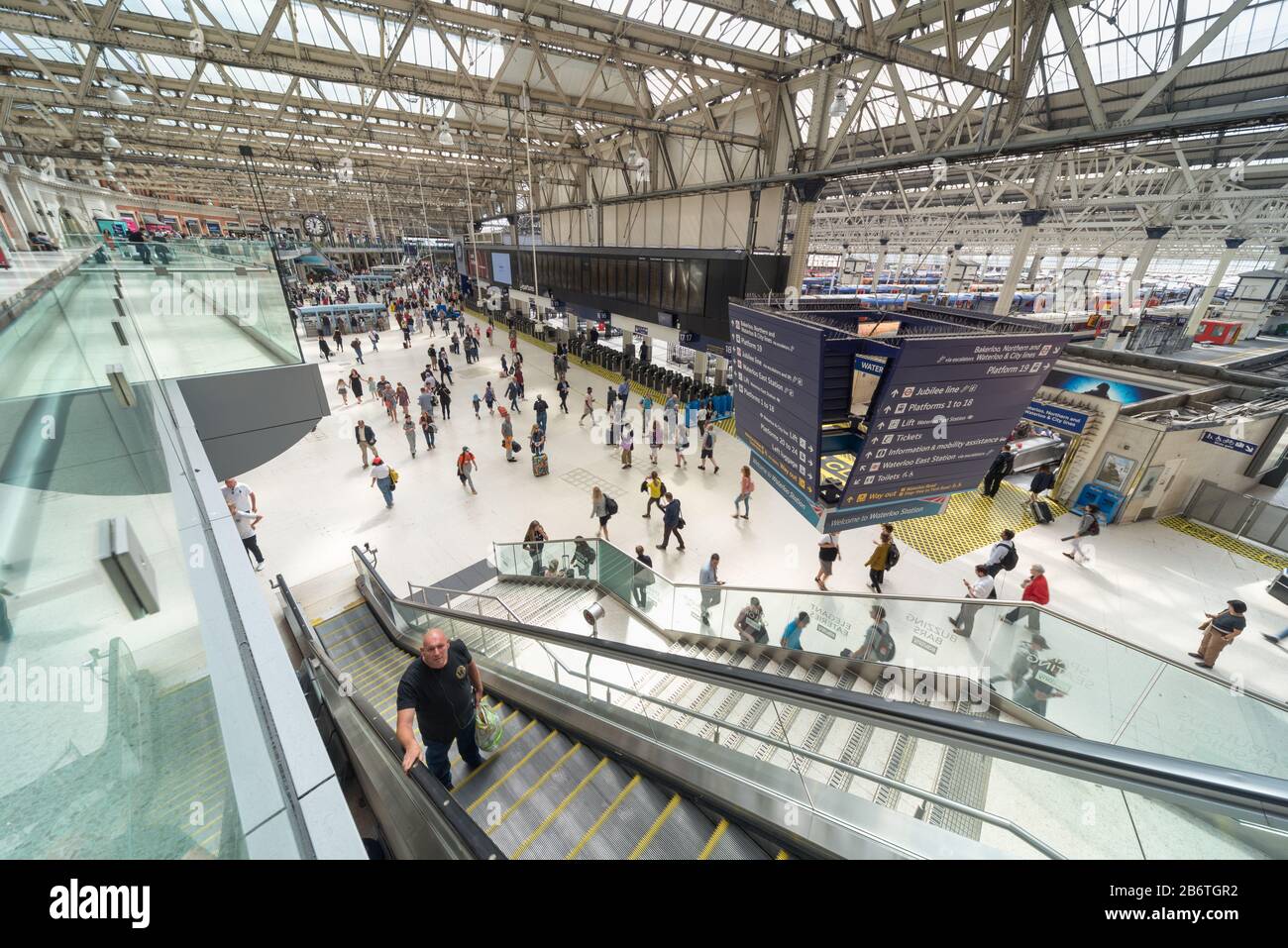 Concourse level of the station hi-res stock photography and images - Alamy