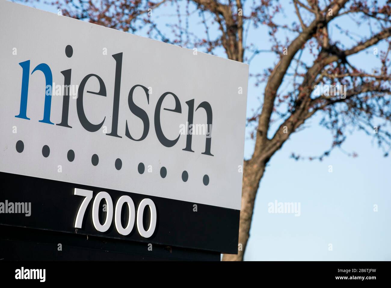 Nielsen logo hi-res stock photography and images - Alamy