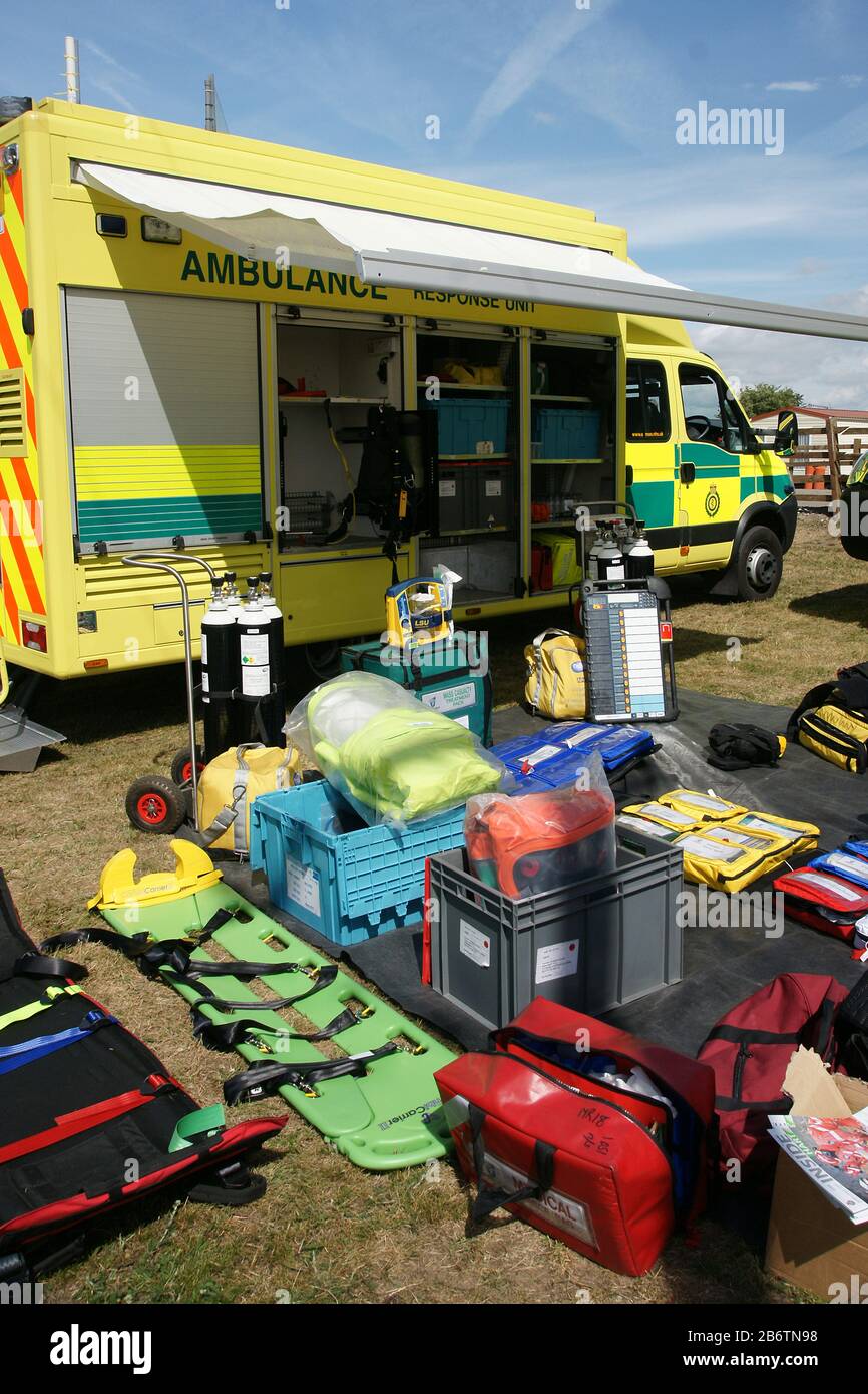 Uk ambulance crew hi-res stock photography and images - Alamy