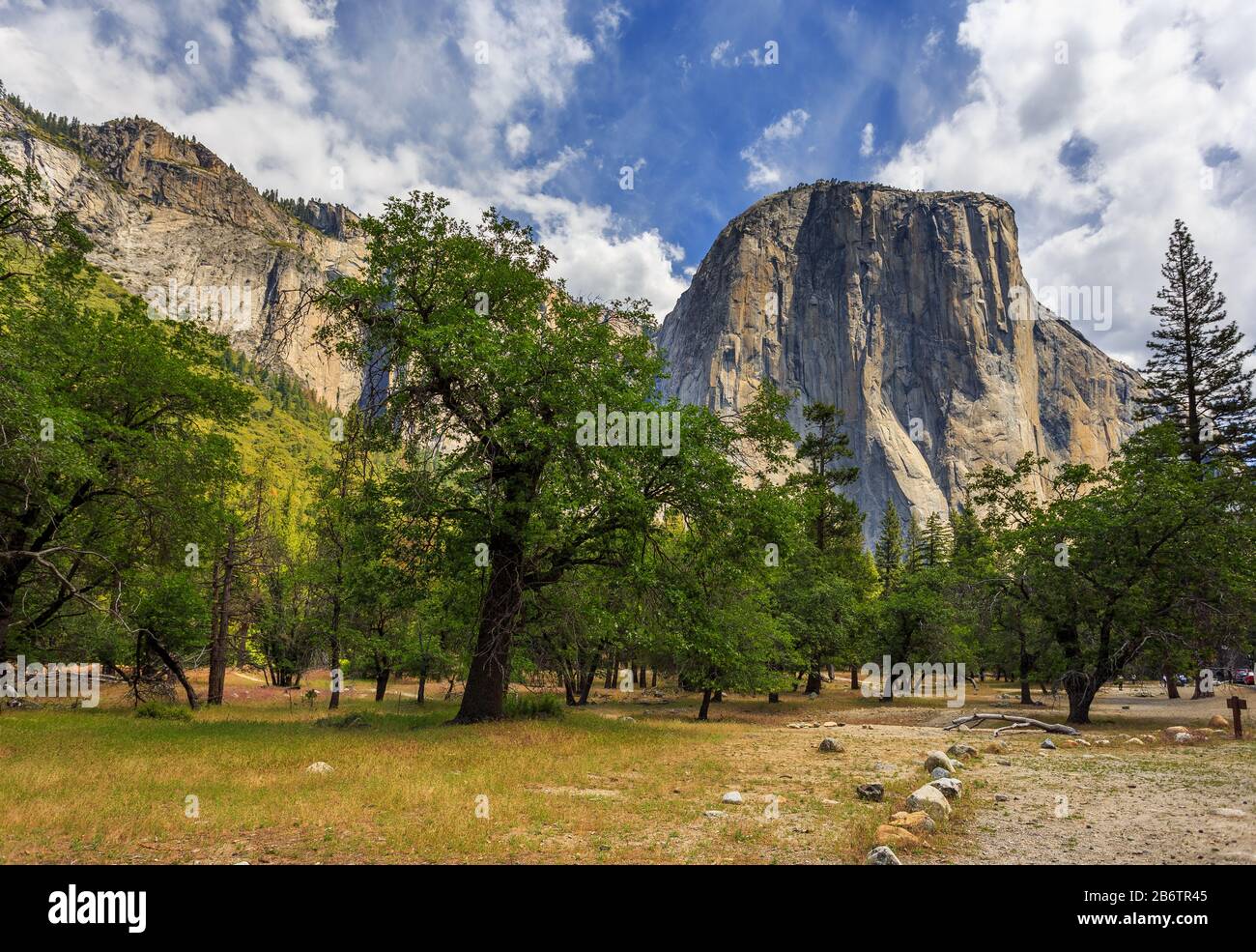 El capitan is vertical rock formation in yosemite national park hi-res ...