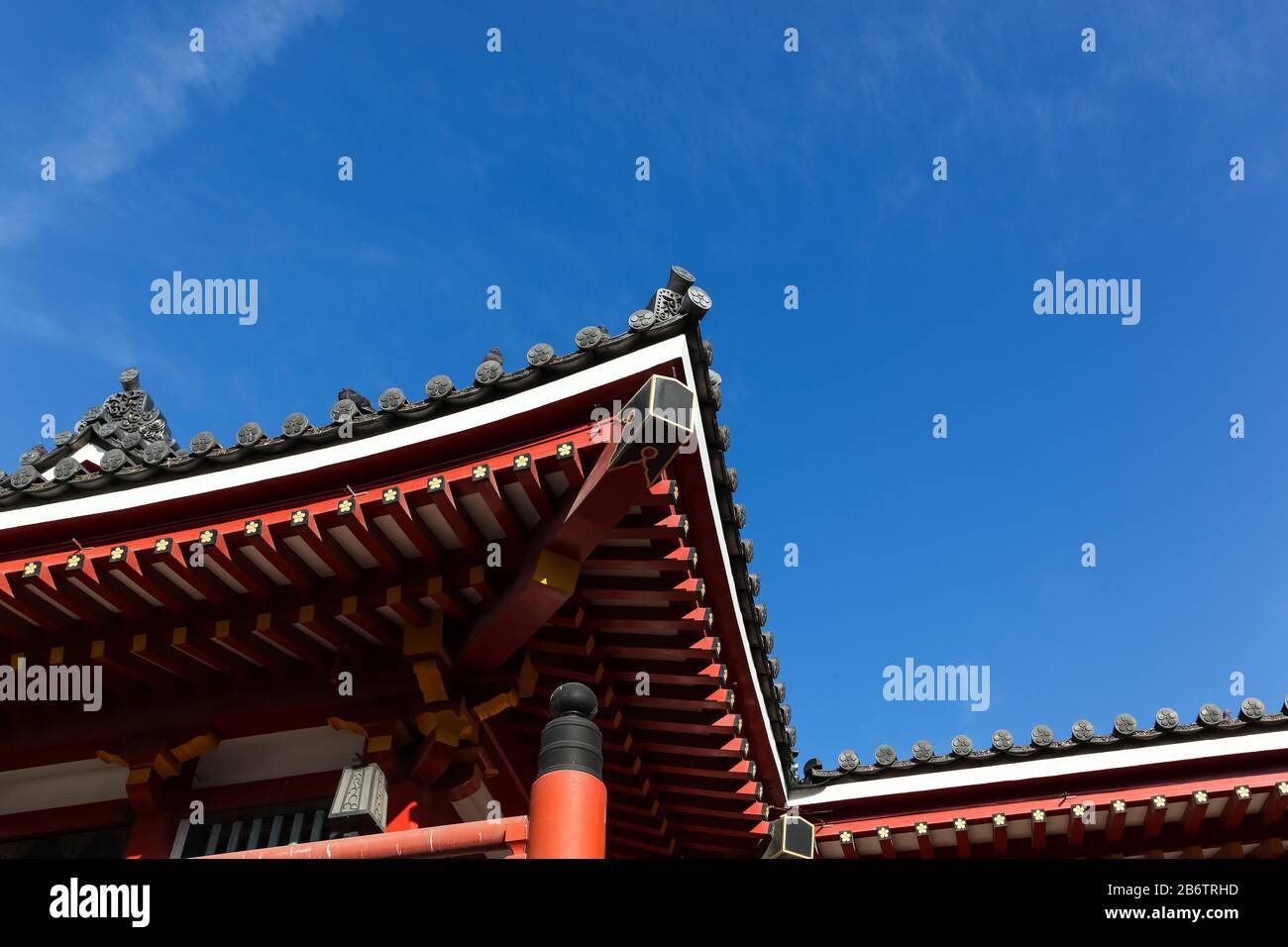 Ceramic tile roof japan hi-res stock photography and images - Alamy