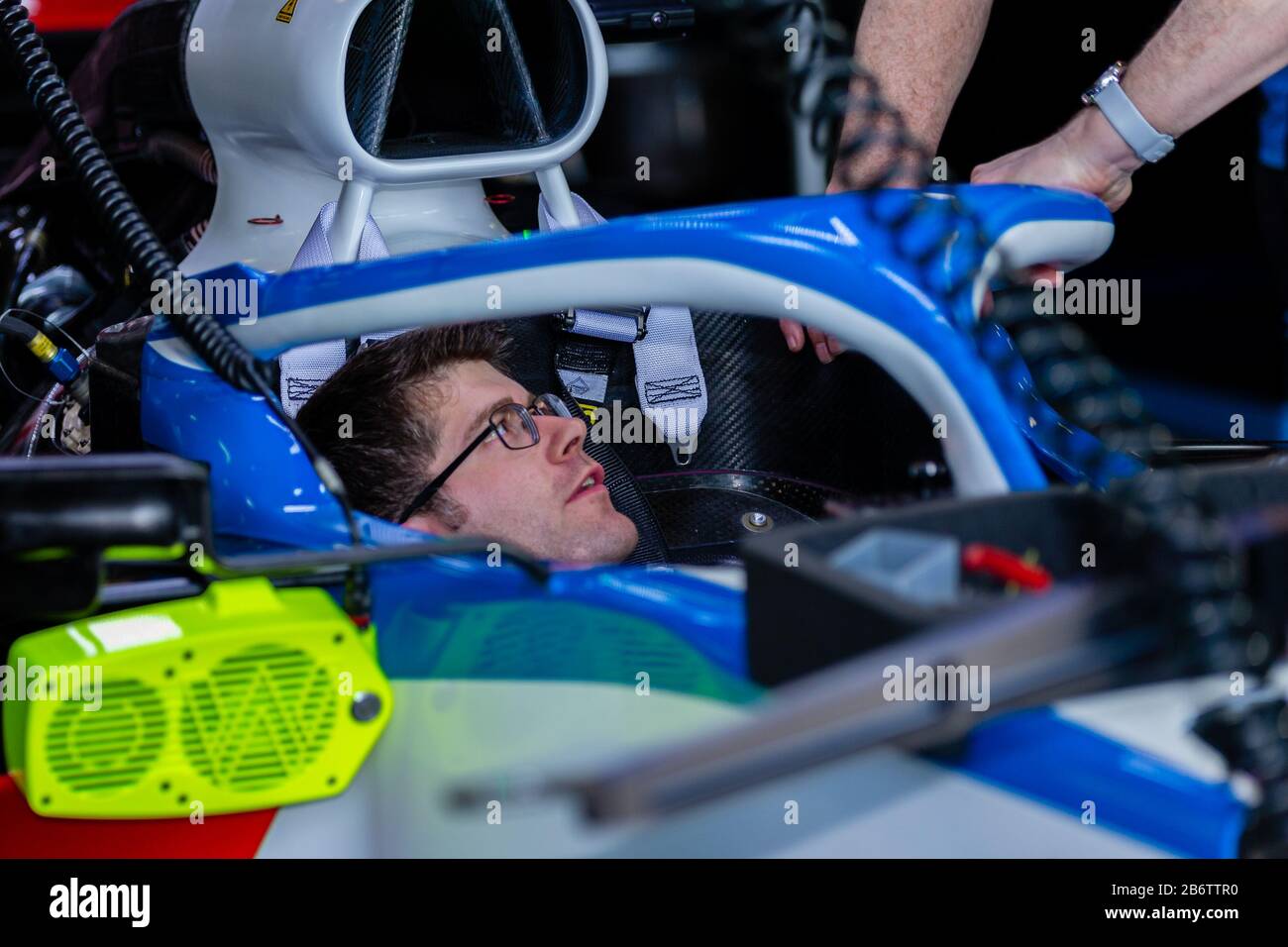 Melbourne, Australia, 12 March, 2020. Williams F1 crews working on ...