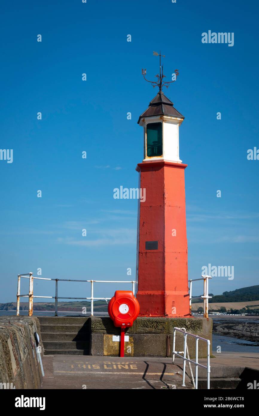 Watchet harbour lighthouse hi-res stock photography and images - Alamy
