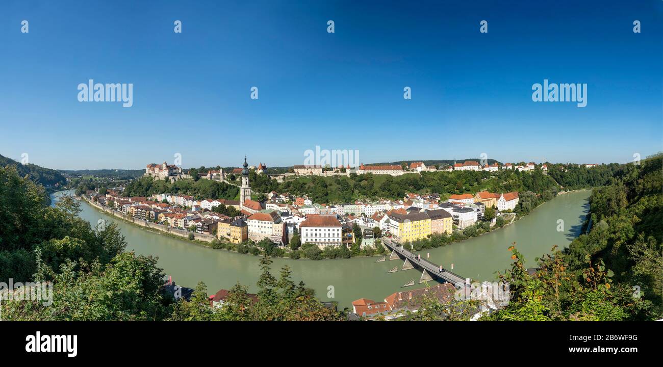 The old town of Burghausen with Burghausen Castle, the longest castle ...
