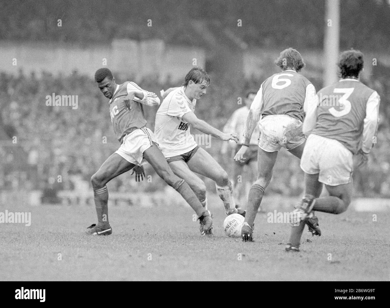 Soccer tony adams hi-res stock photography and images - Alamy