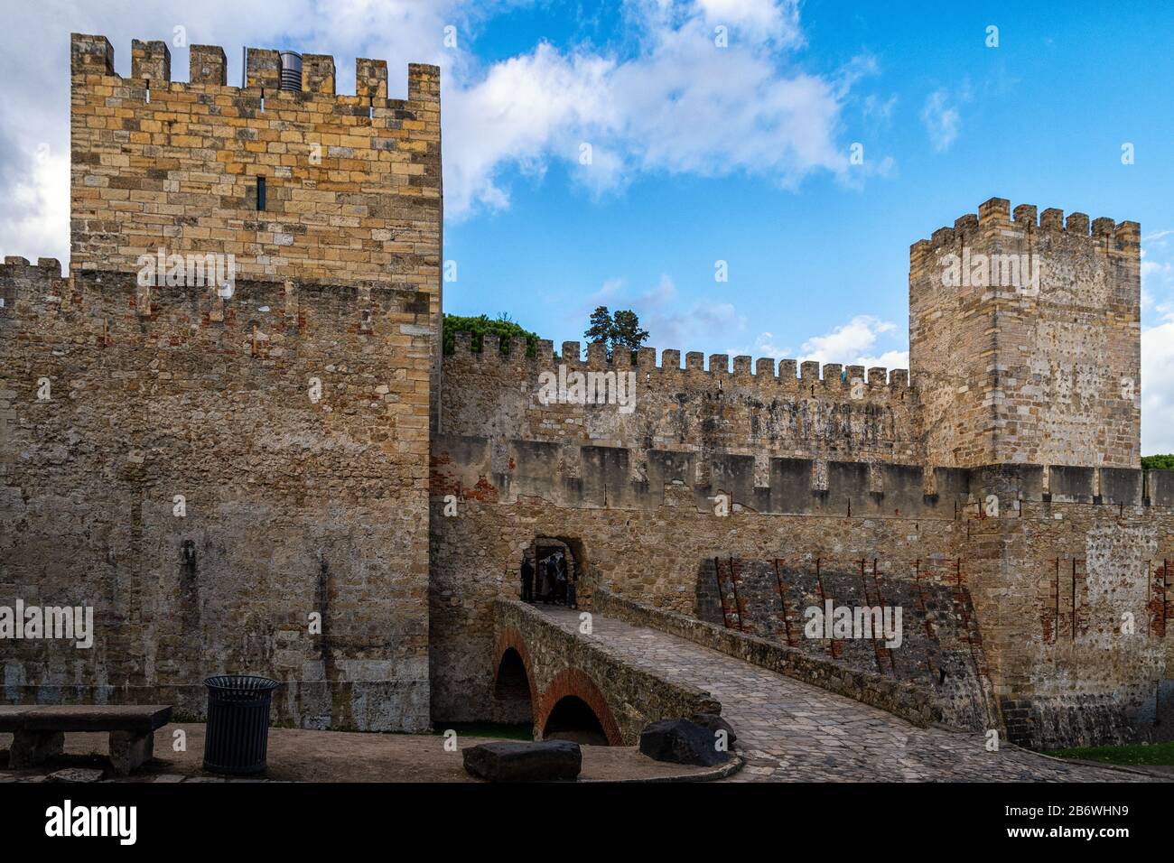 Castelo de sao jorge castle of st saint george hi-res stock photography ...